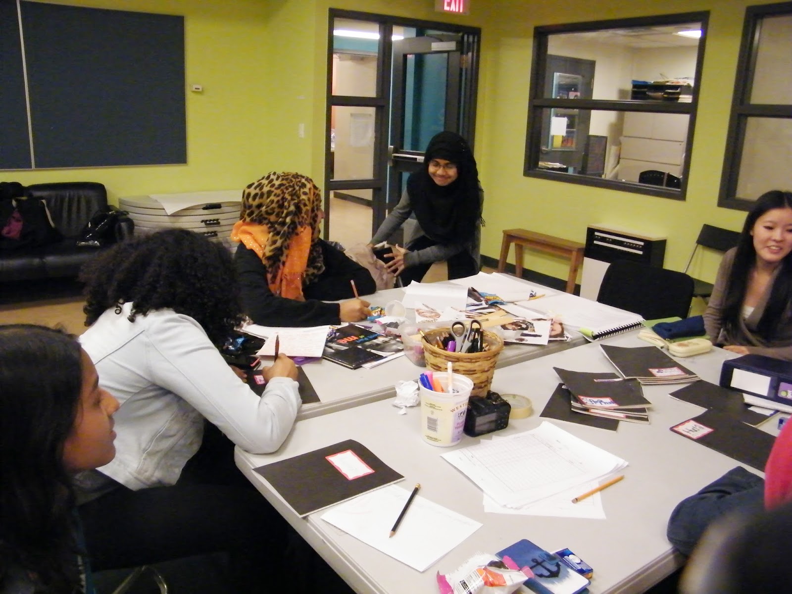 Divas Girls Group - Talk Show Prep