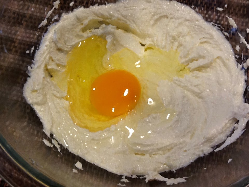 Baking For Cowboys: Super Moist Banana Cupcakes 香蕉杯子蛋糕