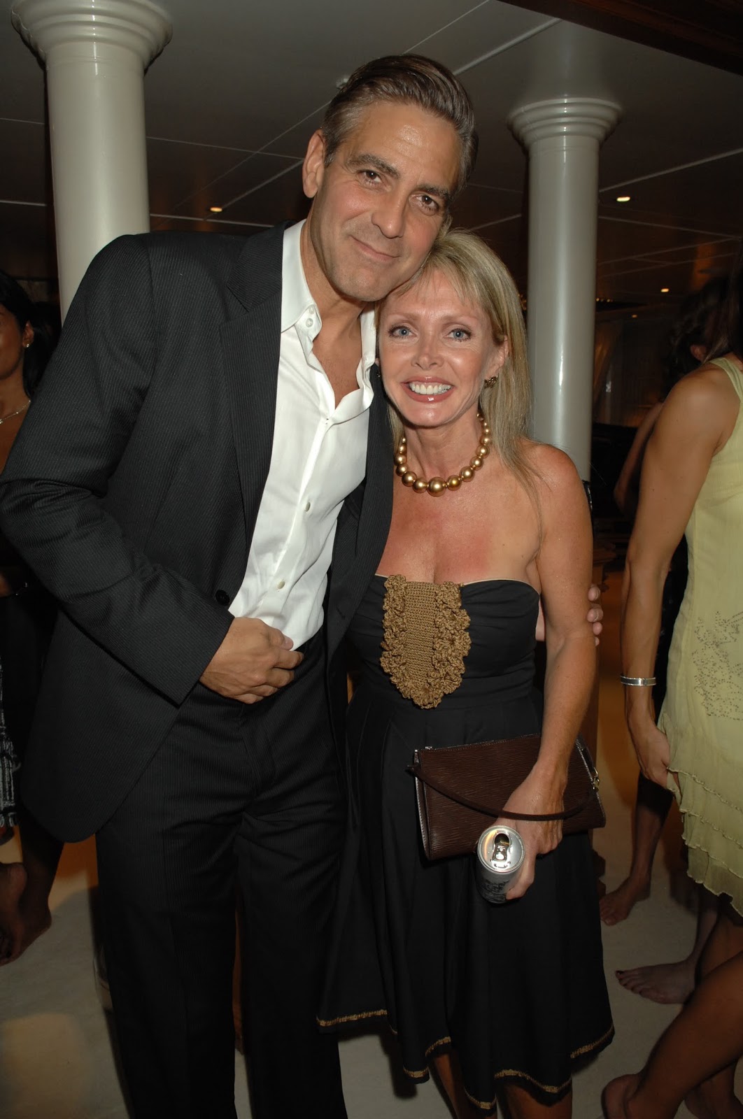 portraits4all TOKOS FINE ART: ABOUT THE ARTIST