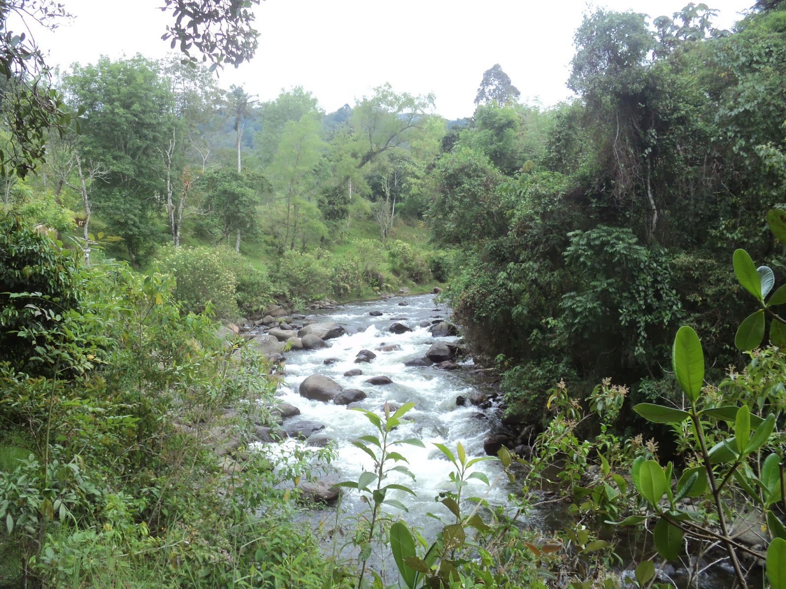 Mountains and Caves: Santa Rita Waterfall (Colombia)