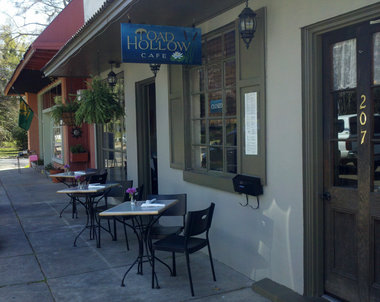 DOUGLAS GREEN ASSOCIATES, INC.: DGA Dining - Toad Hollow Cafe