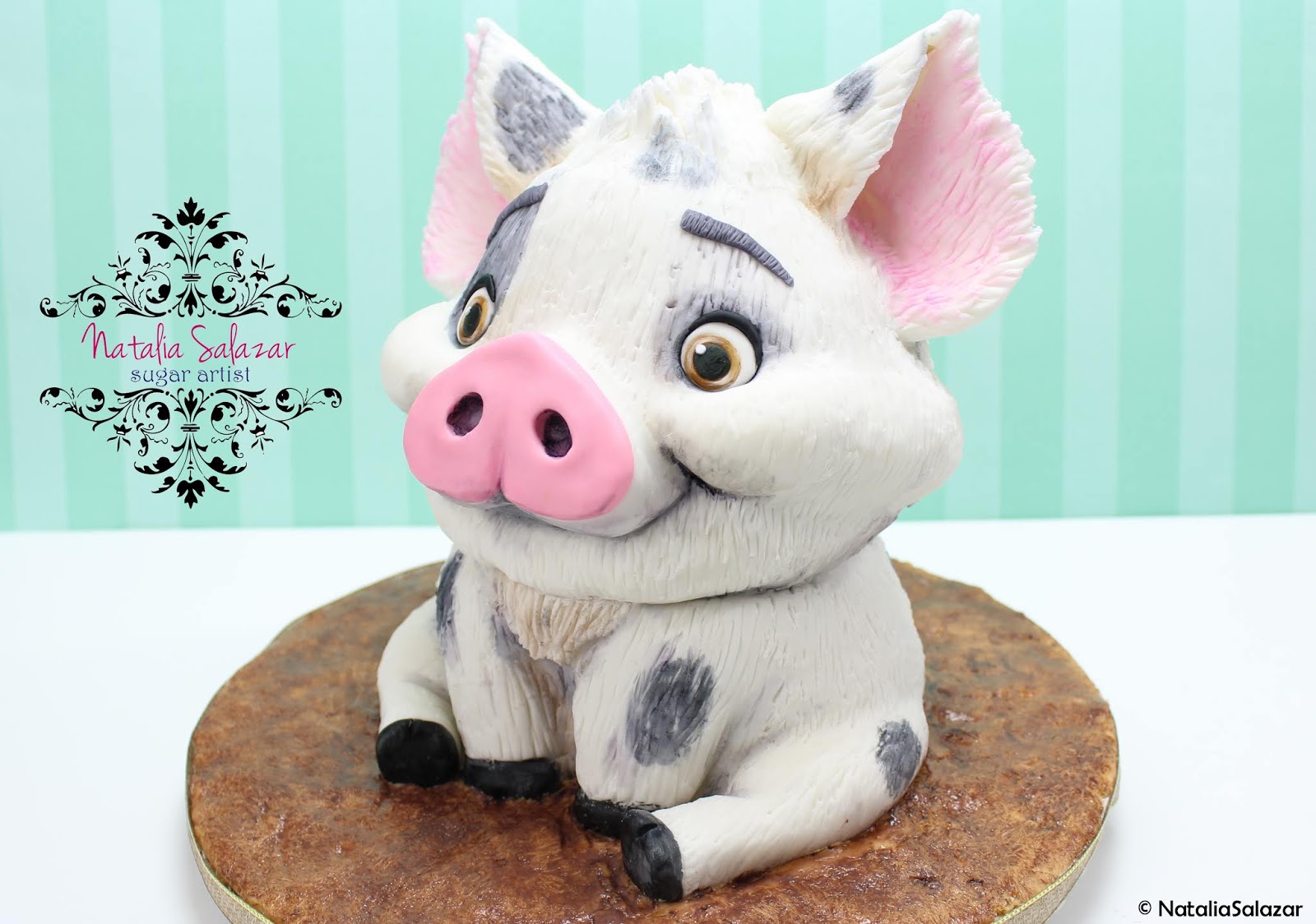 PUA PIG Cake| Torta tallada con cobertura de Fondant