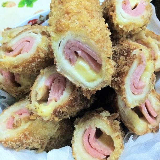 Ghesionista: Ham and Cheese bread rolls