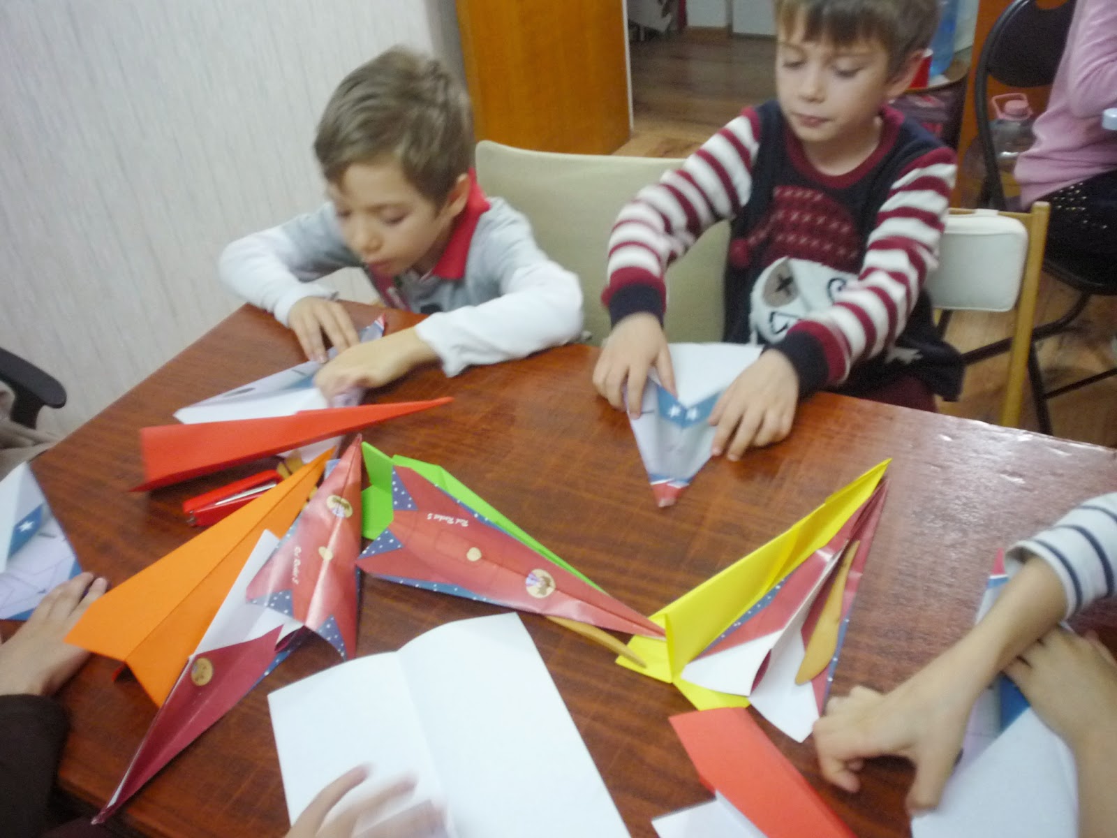 Cursuri Origami: Atelierul de avioane