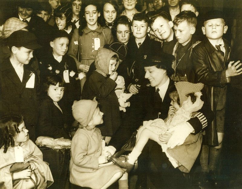 48 Emotional Pictures That Capture Everyday Life of Children During ...