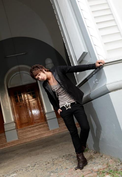 M y a n m a r H u n k s: Aung Lay