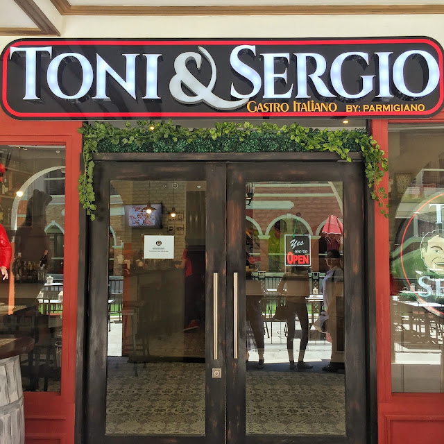 What Mary Loves: Love at First Bite: Toni & Sergio