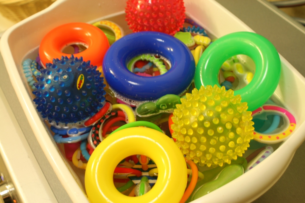 All Four Love: Spring Cleaning Saturday: Toys!