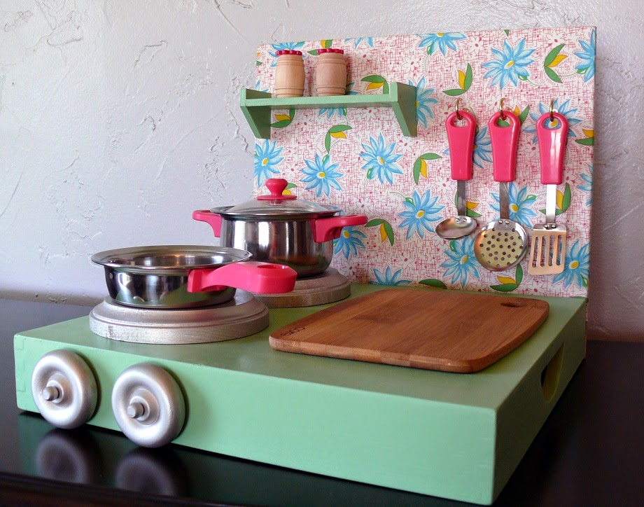Dirt Cheap Decor!: Play Kitchen and Food DIY