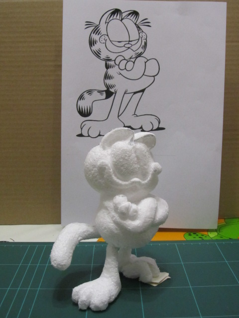 Pastor de garrapatos, manualidades y warhammer: GARFIELD TALLADO EN ...
