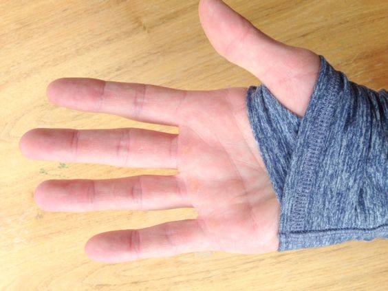 Rhonda's Creative Life: Monday Morning Inspiration/Thumb Holes