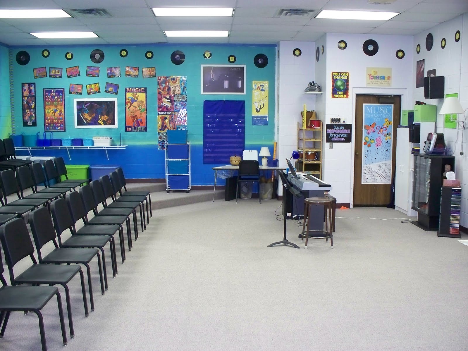 Mrs. Walton's Music Share: Middle School Choir Room