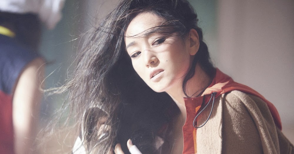 China Entertainment News: Gong Li poses for photo shoot
