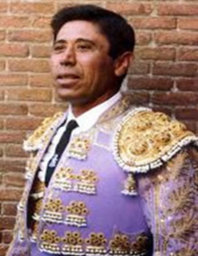 Lascosasdeltoro: RAFAEL CAMINO ENTRA POR MANILI EN CAMPOFRÍO.