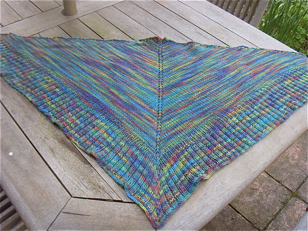 A bit of knitting - the Mara Shawl | fabric & flowers