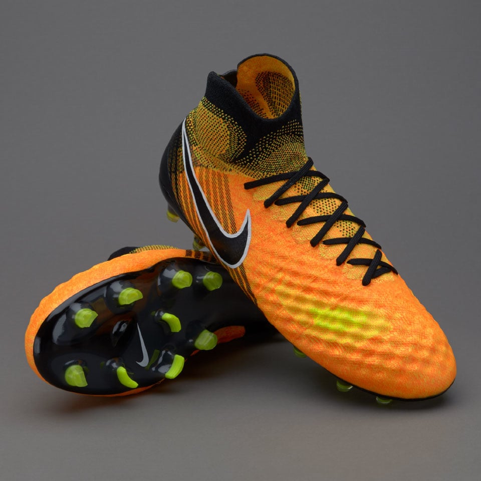 Nike FTR10 Elite vs Nike Magista Obra - Footy Headlines
