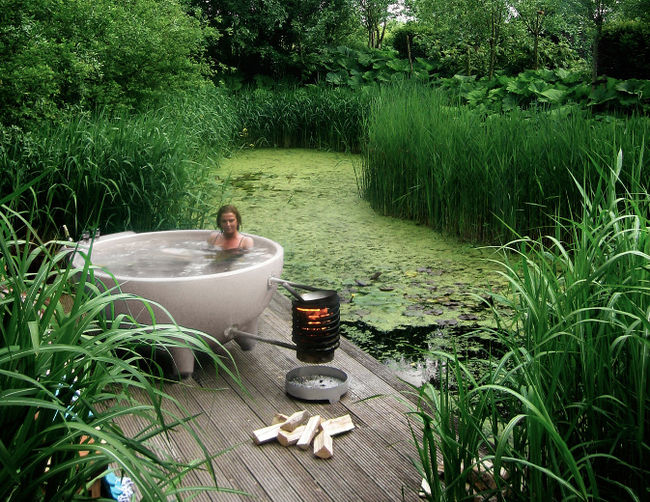Heated Up!: 30 Stunning Wood-fired Hot Tubs from Around the World