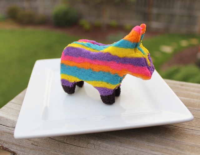 Project Denneler: Cinco de Mayo Piñata Cookies