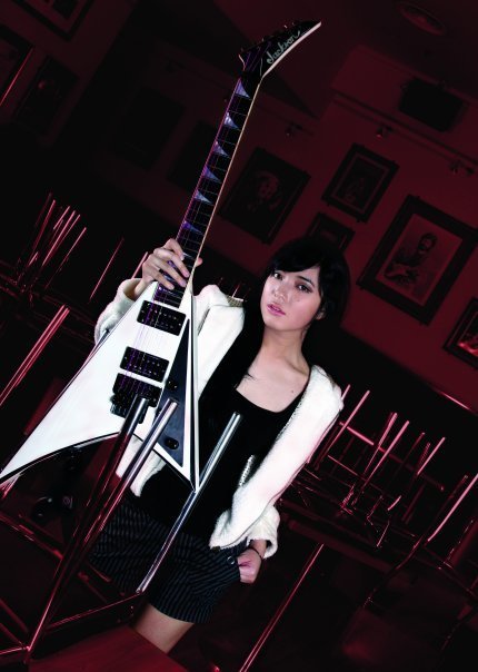 Rommy Chenko "Wall 4 Charity": Female Guitarist I (Prisa Rianzi)