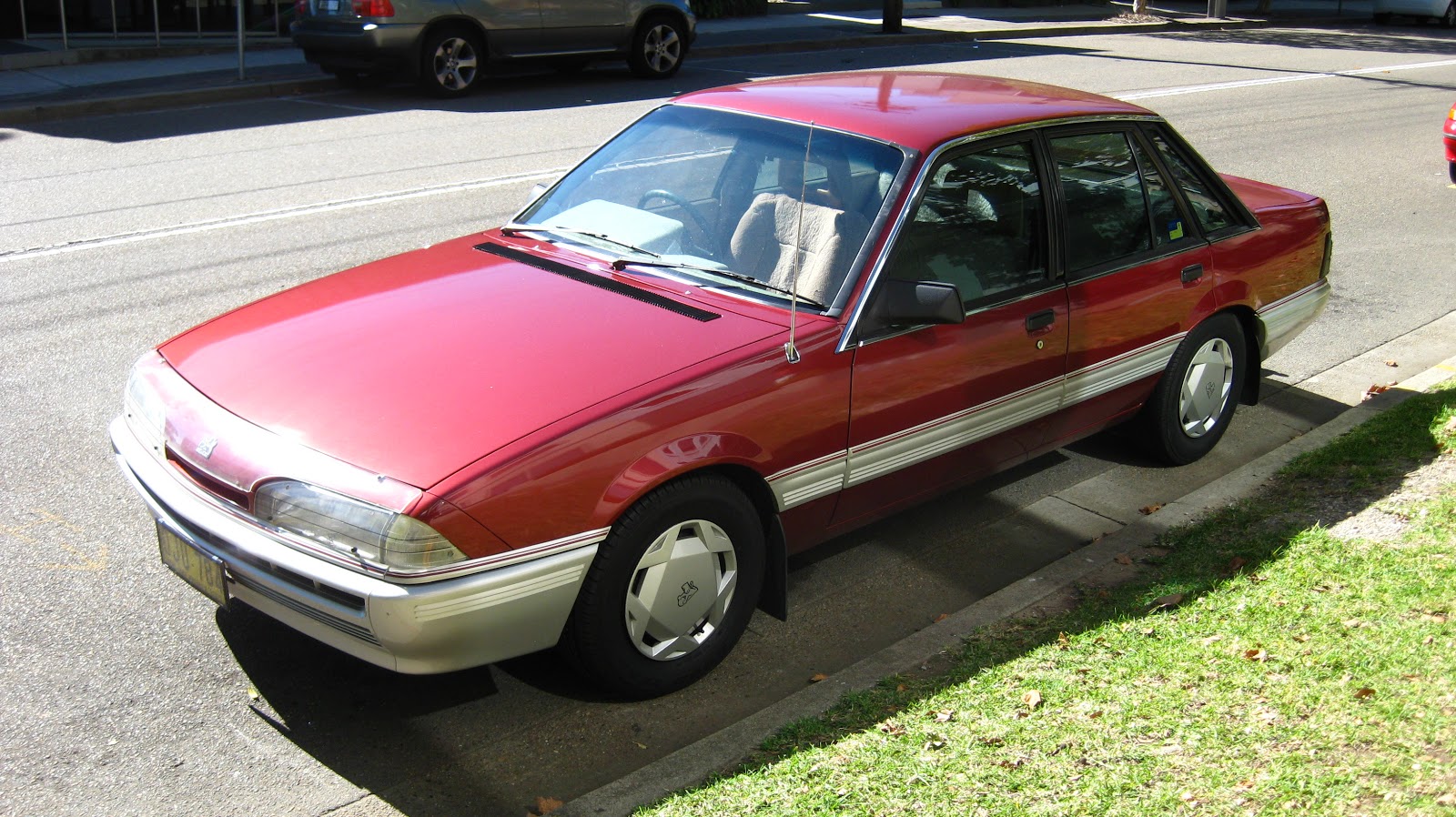 Aussie Old Parked Cars: 1987 Holden VL Commodore Berlina Sedan
