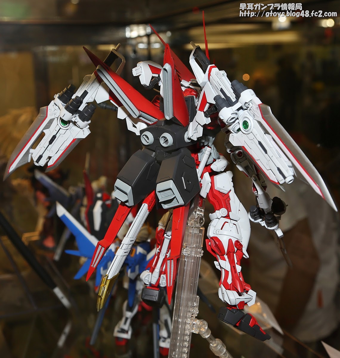 MG 1/100 Gundam Astray Red Frame Red Dragon - Custom Build on Display ...