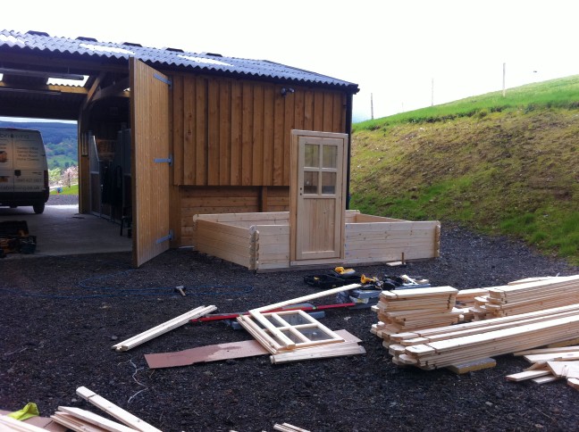 Cabin Living: Aberfeldy log cabin installation