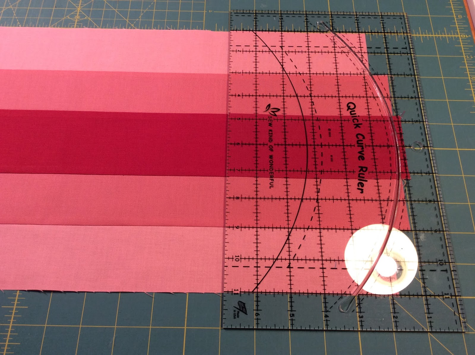 AlliKat Quilts: Modern Double Wedding Rings (Metro Rings) Test Block(s)