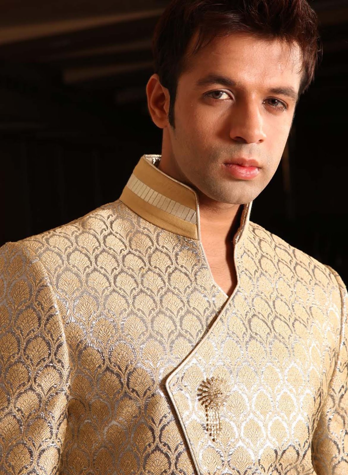 Unique and Creative Ideas to Wear a Kalgi ~ Jewellery India