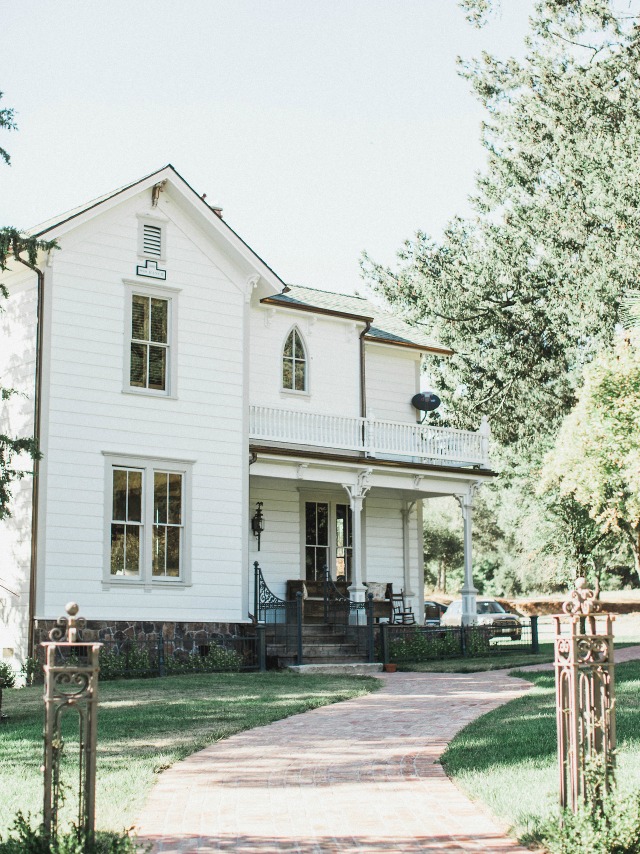 BRIDE CHIC: STYLED SHOOT AT TRIPLE S RANCH