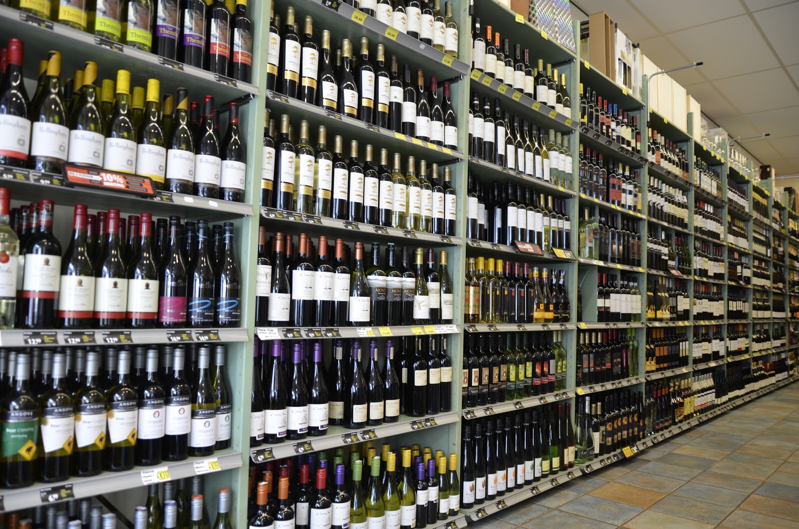 10 jaar De Poort : Mitra Slijterij en Wijnhandel