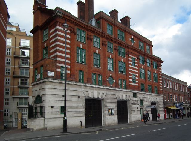 English Buildings: ...c 1880-1918