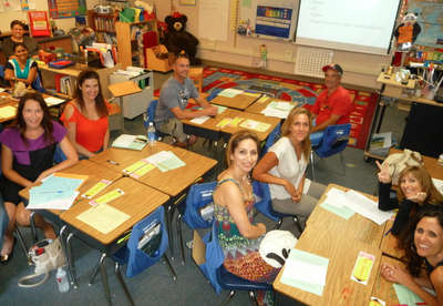 Mrs. Yollis' Classroom Blog: November is Family Blogging Month!