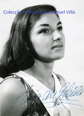 PALCO UM: MARIA DA GLÓRIA-CANTORA