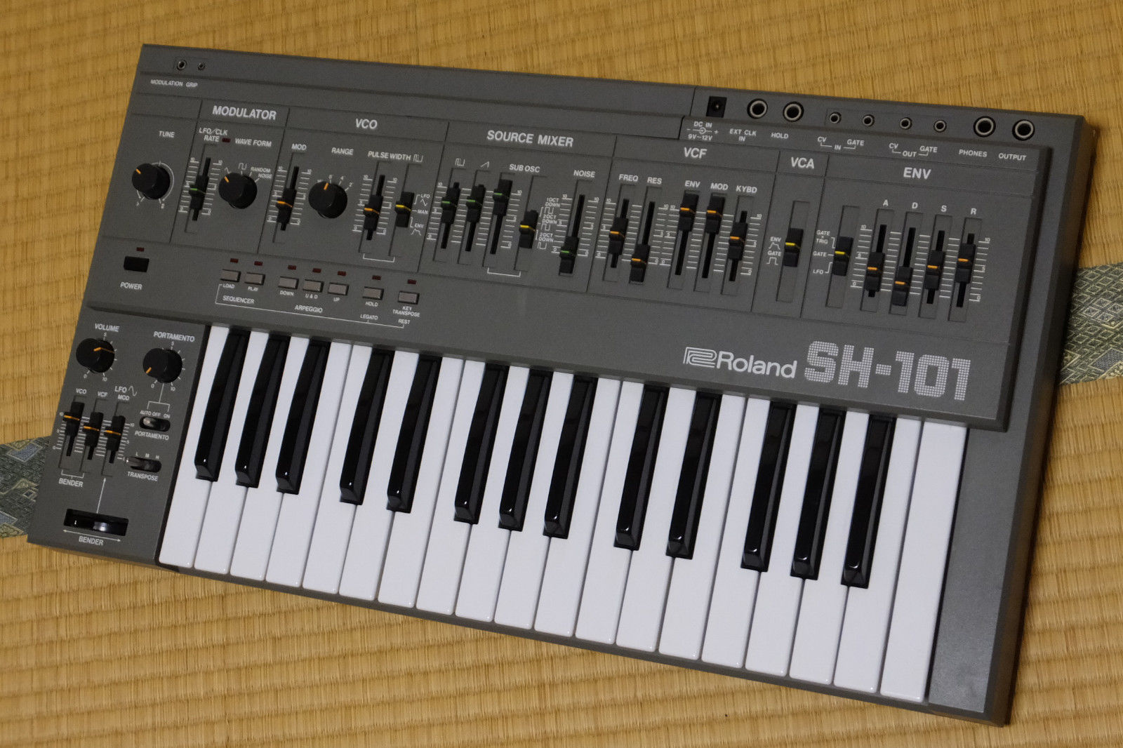 MATRIXSYNTH: Roland SH-101