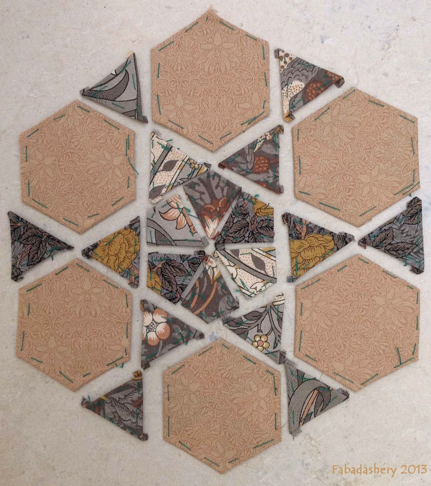 Fabadashery: Mini Hexagon Mug Rug