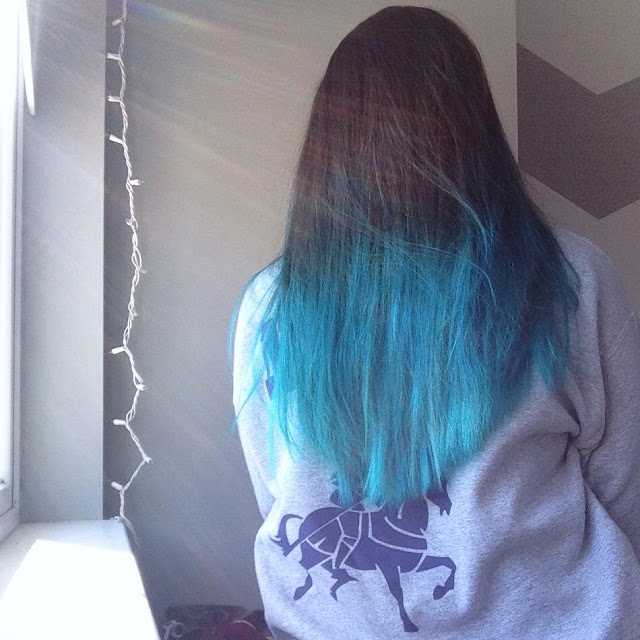 Hannah Lynn: Dying My Hair Blue!
