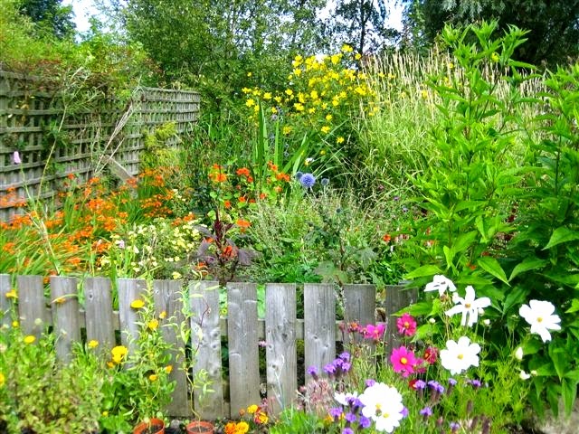 Two Men and a Little Farm: BEE GARDEN, INSPIRATION THURSDAY