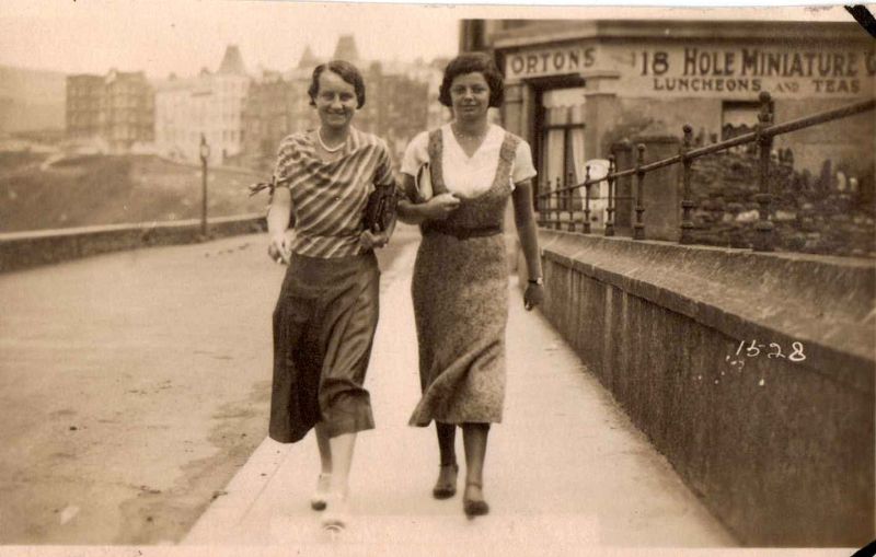 Before the Blitz: 49 Snapshots That Show Everyday Life of England in ...