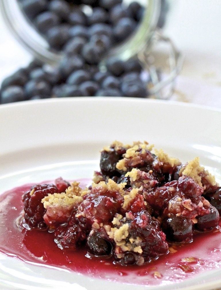 Epicurean Mom: Berry Crumble {Blueberry Season}