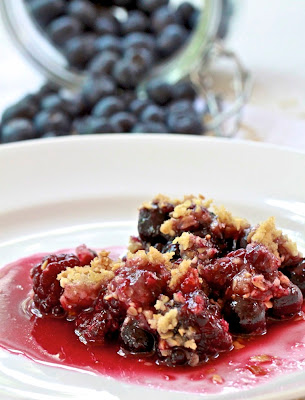 Epicurean Mom: Berry Crumble {Blueberry Season}