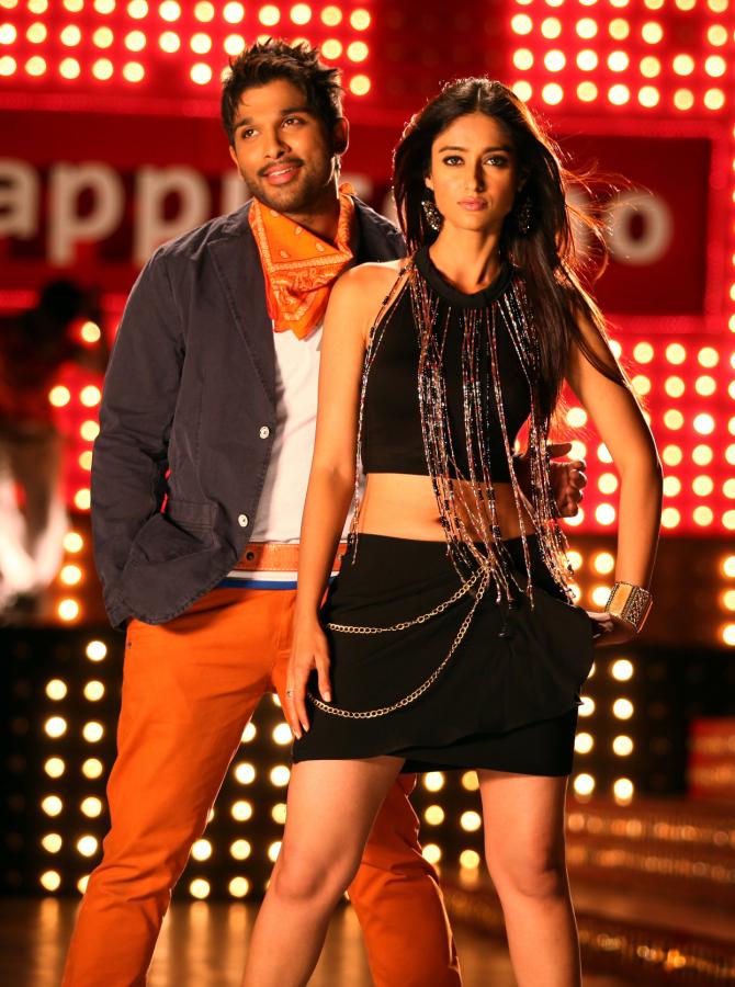 Julayi Movie Latest Stills - Wallwoods