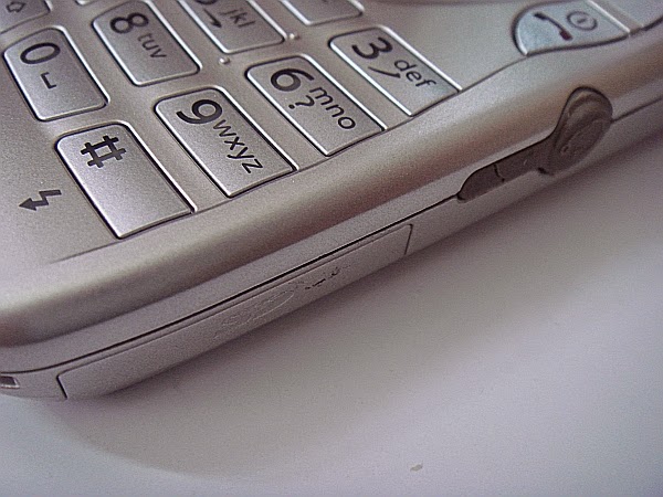 BugWorkShop - 甲蟲工作室: Sharp（夏普）GX32 手機介紹（一）