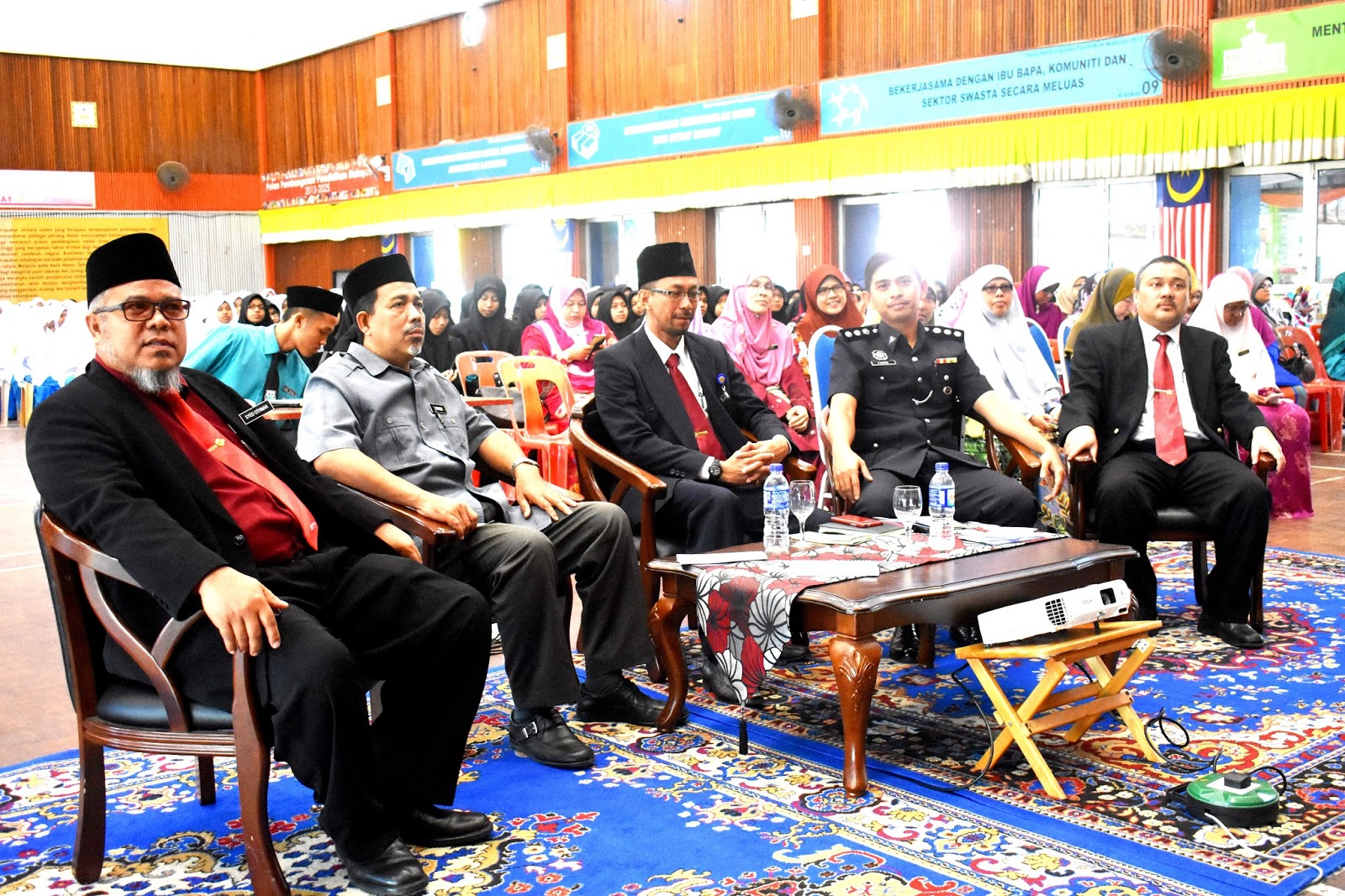 SMKA TENGKU AMPUAN HAJJAH AFZAN PAHANG: PROGRAM UNIT HAL EHWAL MURID (HEM)