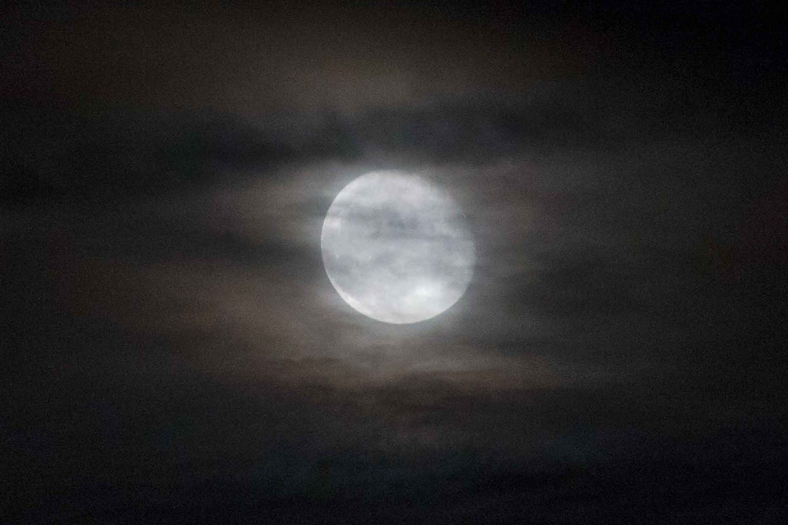 Kissack Adventures: The Moon Goes Down, The Sun Comes Up