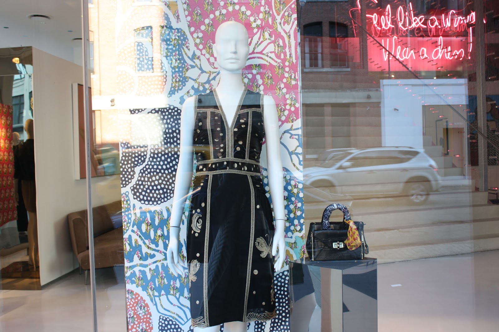 5. Visual Merchandising - Color Story / Creature in Vogue