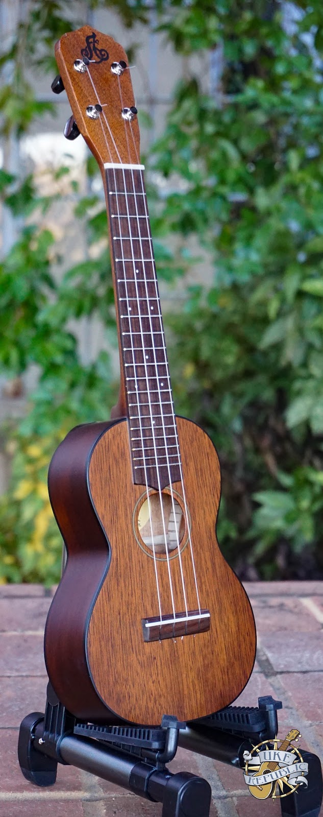 LoPrinzi Solid Mahogany Soprano Ukulele Demo Video by UKE Republic