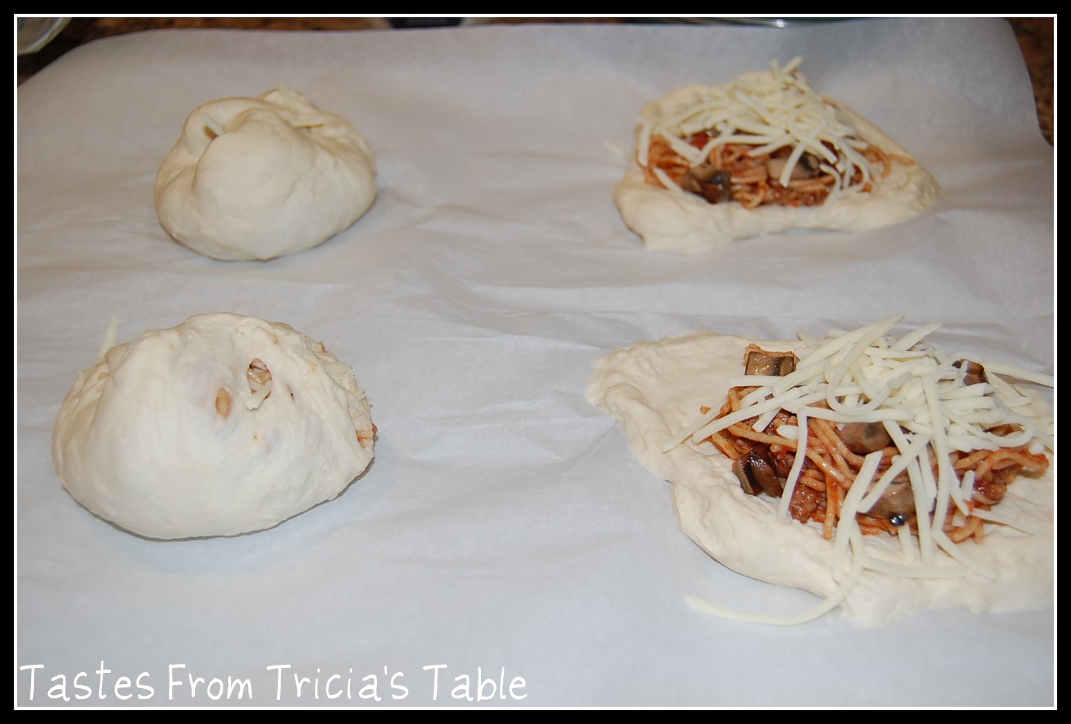 Tastes From Tricia's Table: Spaghetti Bread Packets
