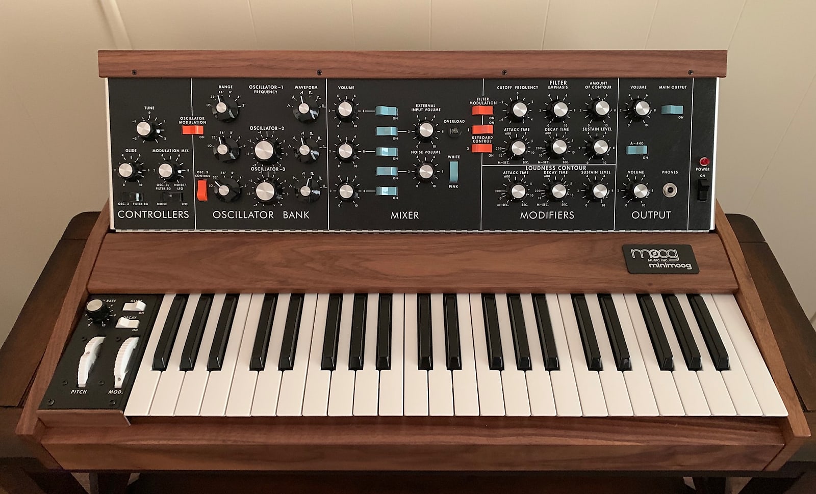 MATRIXSYNTH: Moog MiniMoog Model D Reissue - Rare Walnut Edition