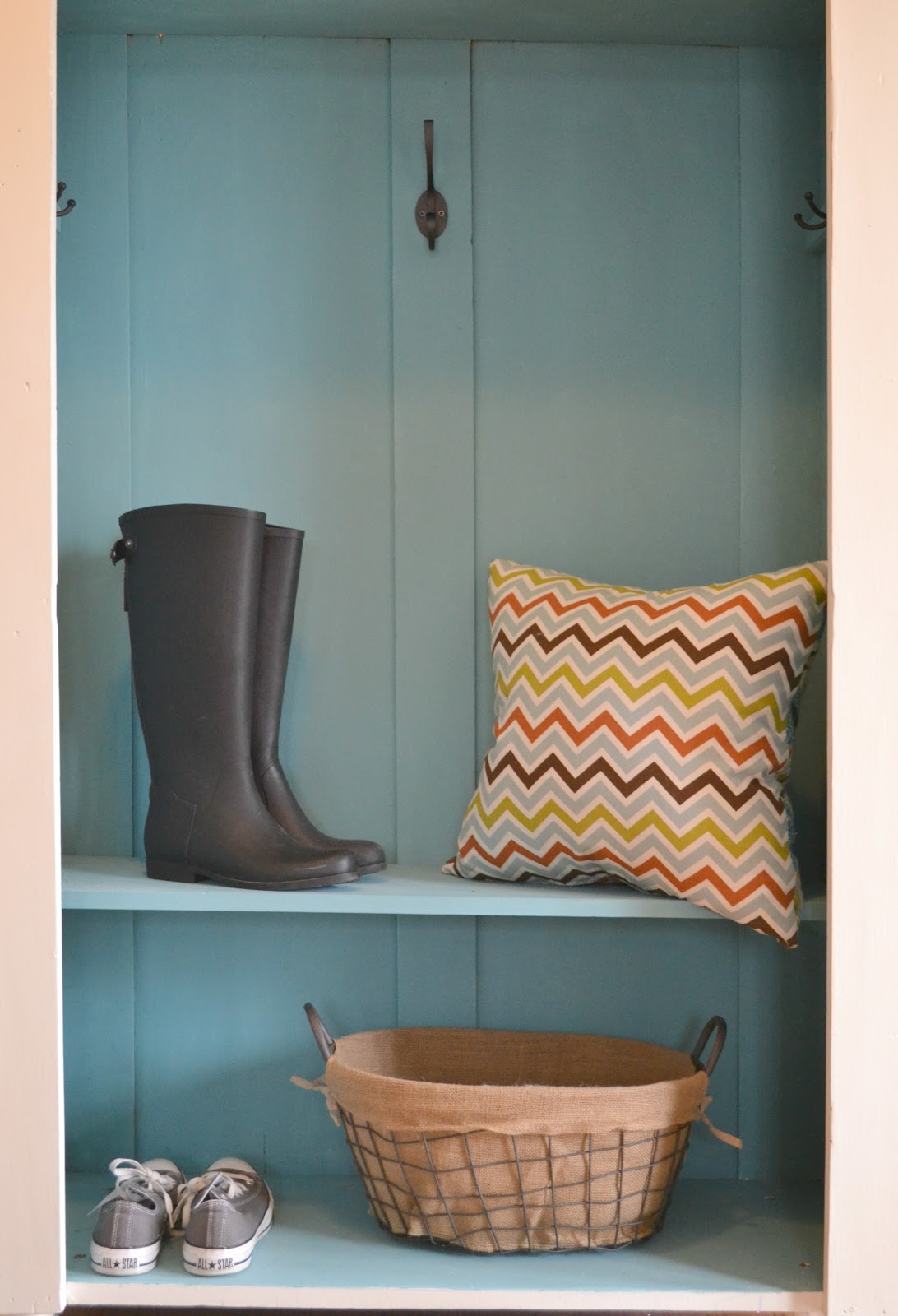 Funky Junk: Storage Cabinet - Bench Seat