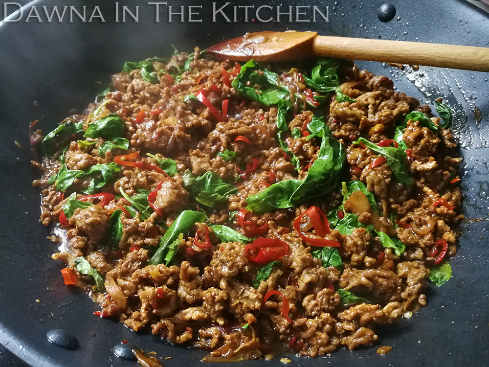 Dawna in the Kitchen: Phad Kaphrao: Thai Holy Basil Stir fry